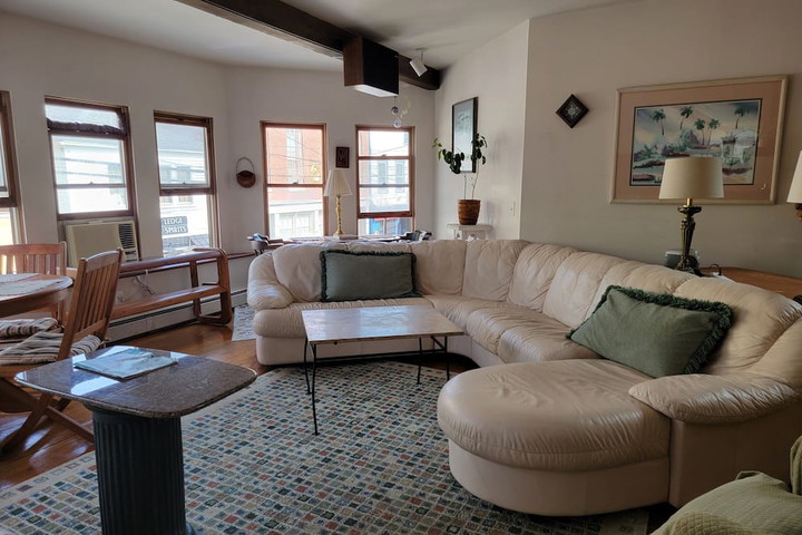 Stonington Borough - Private Townhome - Right In The Heart Of "The Boro" - Stonington, CT