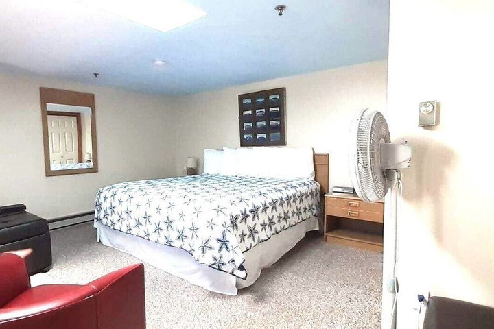 Steps From Wells Beach, Bellevue By The Sea Is Perfect For Your Maine Vacation - Kennebunk, ME