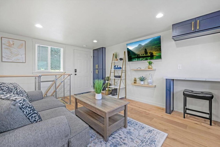 Rucker Avenue Cozy Bungalow - Marysville, WA
