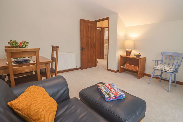The Coach House, Romantic, Character Holiday Cottage In Cheltenham - Cheltenham