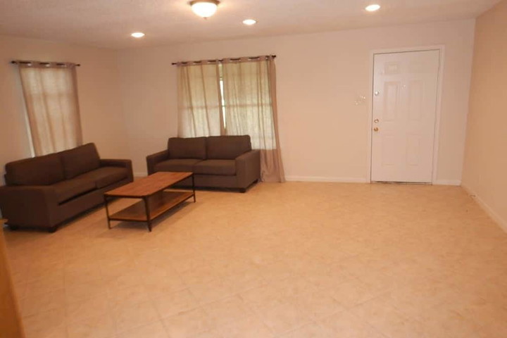 The Ranch House / 110 Acres - Houston George Bush Airport (IAH)