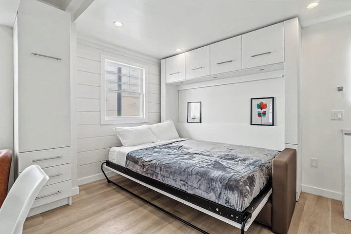 Surf Side Beach Bungalow With Direct Beach Access & A/c - Los Angeles
