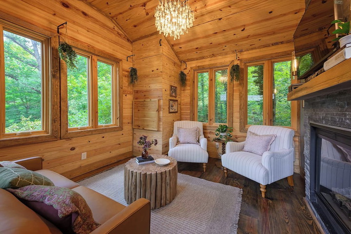The Branch Luxury Treehouse With Private Sauna - Chattanooga, TN