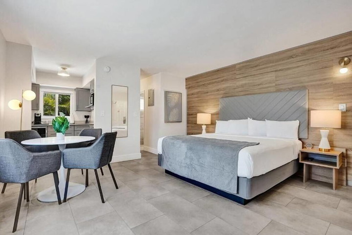 Modern Unit With Relaxing Vibes Explore Fort Lauderdales Scenic Coast - Lauderdale-by-the-Sea, FL