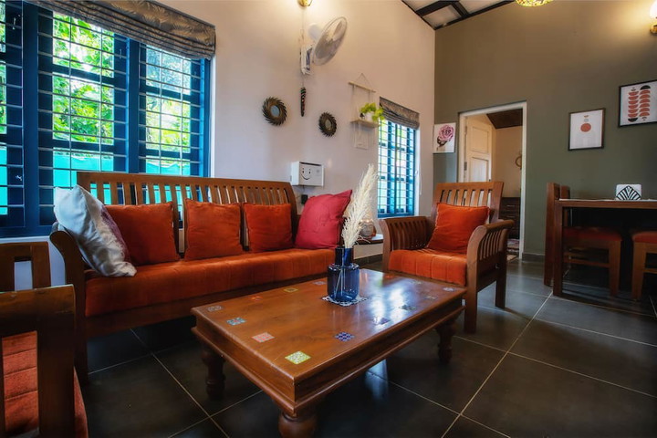 Lakefront 2-bed Villa-cozy A-frame Upper Deck With Balcony | Bbq | Hammock - Kollam