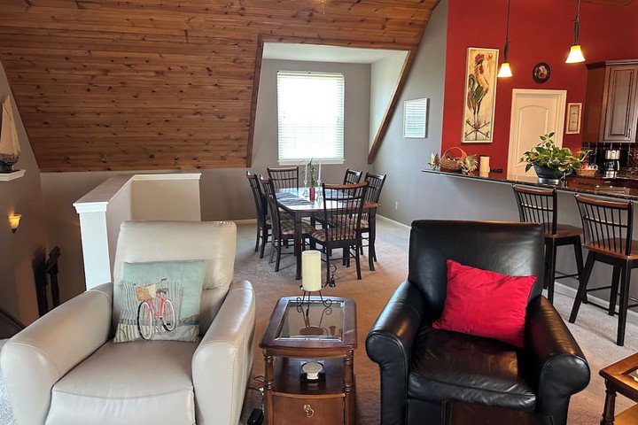 Escape The City To Quiet And Picturesque Golden Eagle, Il.. - O'Fallon, MO