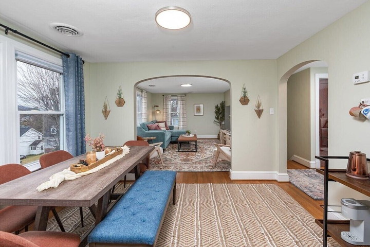 The Nest: Cozy Staunton Apartment + Walk Downtown - Staunton, VA
