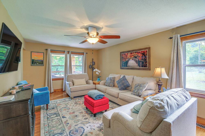 Peaceful Bluff City Retreat W/ Fire Pit & Grill - Bristol, TN