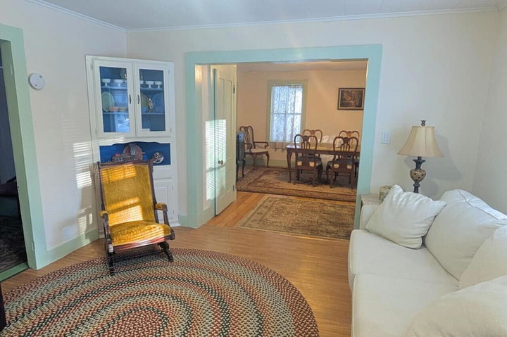 Spacious & Cozy Ground Floor 2/3 Bed Private Suite - Greenfield, MA