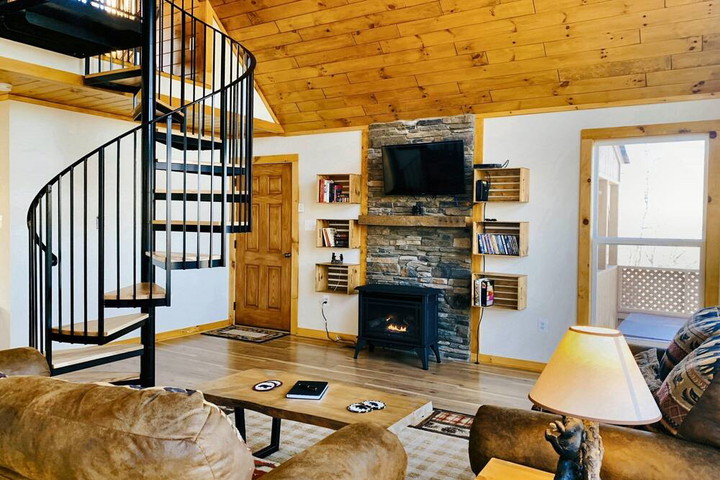 Oak Tree Cabin Near The Shenandoah River - Luray, VA