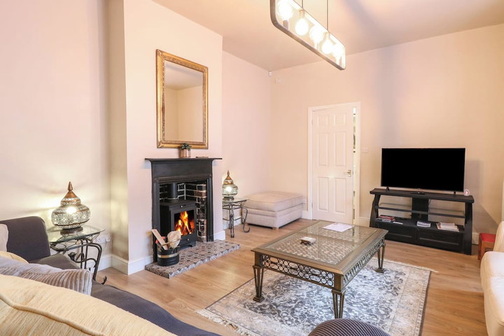 Grosvenor House, Pet Friendly, Character Holiday Cottage In Lowestoft - Lowestoft