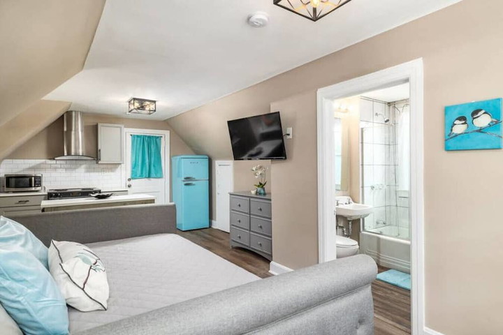 Serenity Studio · Adorable & Spacious Studio With Full Kitchen Near Hpu - High Point, NC