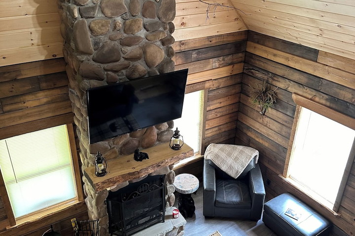 Rosie's Cabin Is An Authentic Log Cabin Located Just 10 Minutes From Charleston. - Charleston, WV