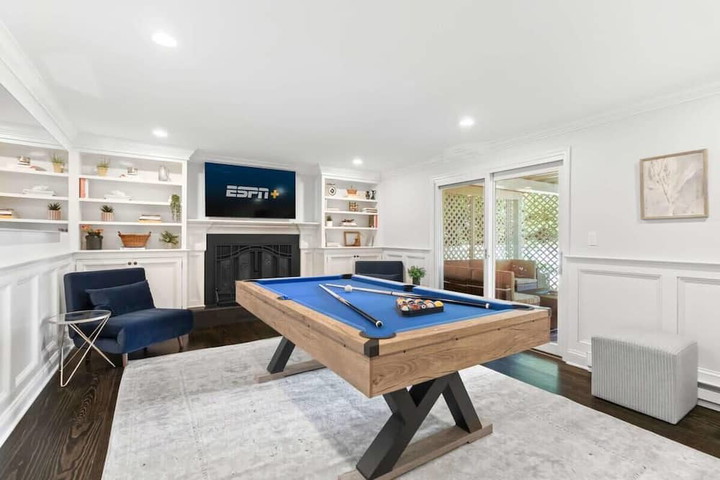5br Beach House, Game Room + Huge Backyard - Norwalk, CT