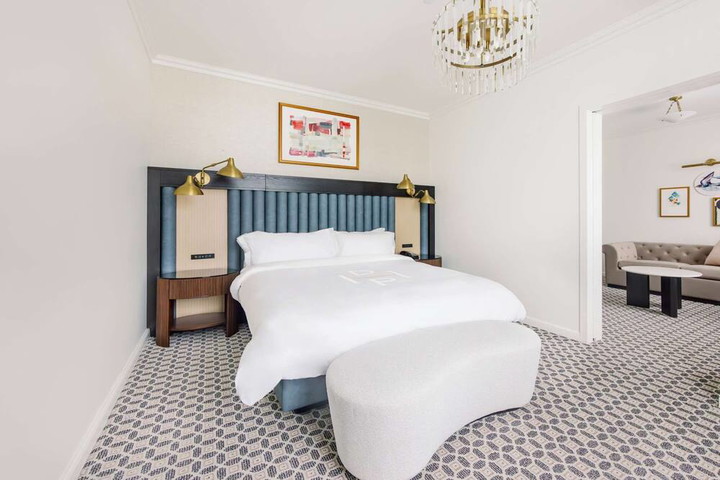 Signature Suite + Restaurant & Area Shuttle - Wilmington, DE