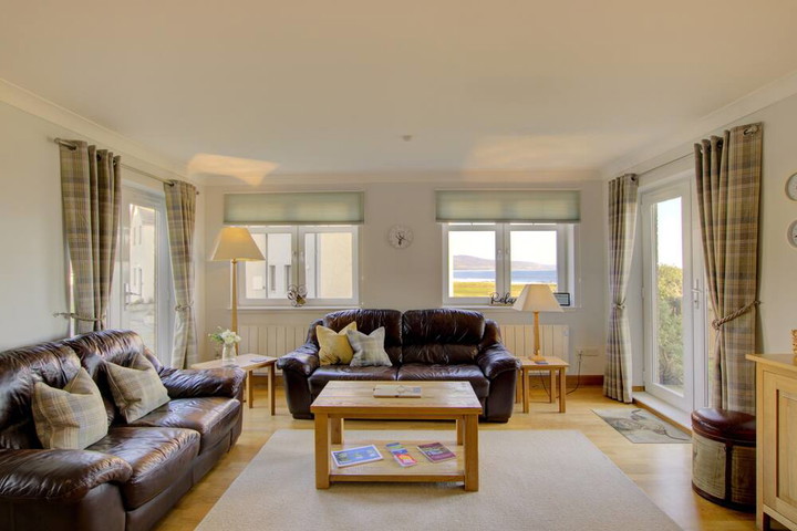 Ground Floor 2-bedroom Spacious Apartment Overlooking The Famous James Braid Brora Golf Course. - Helmsdale