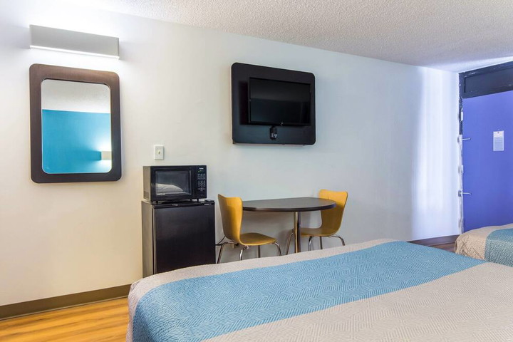Cozy Queen Beds|free Parking &Wifi - LaGrange, GA