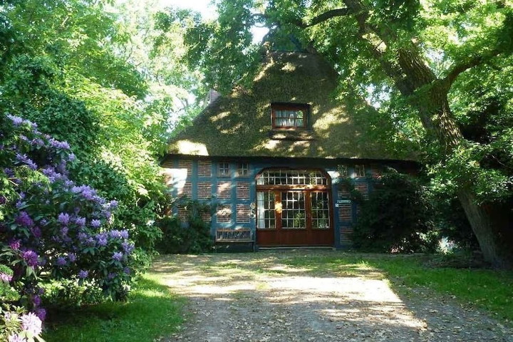 Cozy 1-bedroom Bed & Breakfast With Fireplace And Ac, Located In Portsmouth, Ri - Rhode Island
