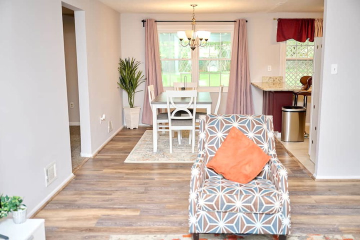 Cozy 4-bedroom Bungalow With Ac, Fitness Room Near Dc - Waldorf, MD