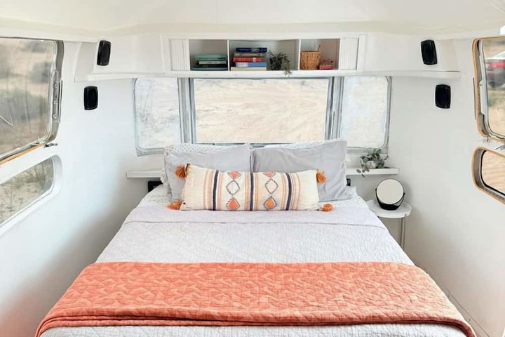 Romantic Airstream On Yuba Lake With Breathtaking Views To Reconnect With Nature In Utah - Utah
