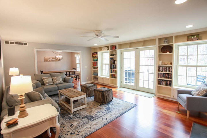 6 Bed/5.5 Ba Wooded Setting, Lake Leelanau, Game Room, Air, Dog Ok, Hot Tub - Leland, MI