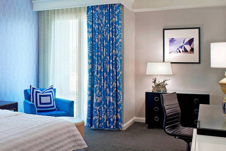 Classic Room, 1 Queen, Hyatt Centric Delfina, Bar & Restaurant, Ocean Proximity - Santa Monica, CA