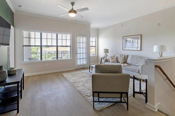 Landing | Incredible 2bd, Gym - Garland, TX