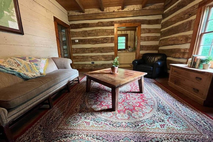 Green Door Cabin - Chatsworth, GA