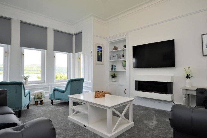 Findhorn Upper - Waterfront Location, Sea Views, Pet Friendly - Tighnabruaich