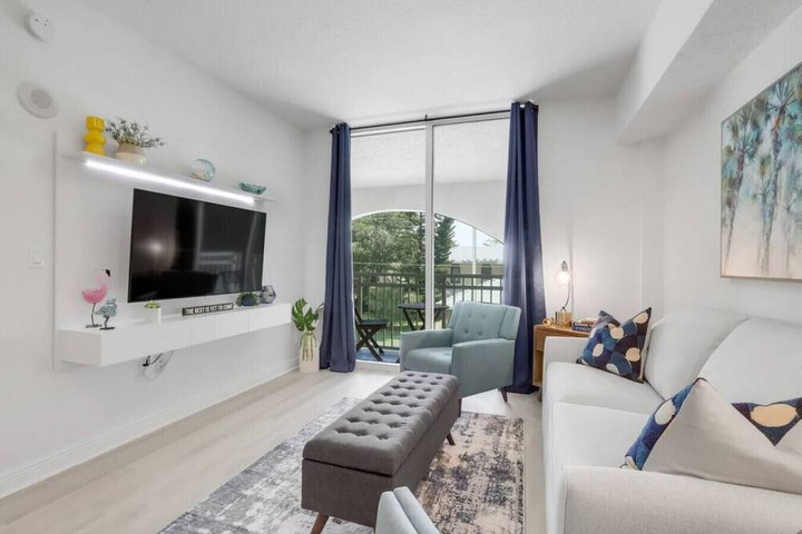 Stylish 1br Condo Rooftop Pool Close To Beach - Boynton Beach, FL