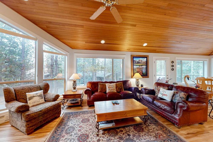 Renovated Sunriver Home With Hot Tub, 2 Primary Suites & Sharc Access - Oregon