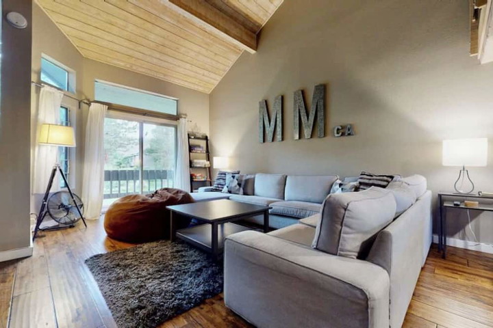3 Bedrooms+loft With Gorgeous Views All Around. Sleeps 10 Comfortably. - Mammoth Lakes, CA