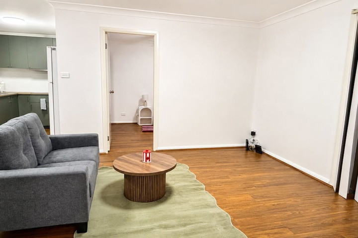 21a Armstrong Place, Dean Park:  Modern Granny Flat With Kitchen,aircon - Sydney
