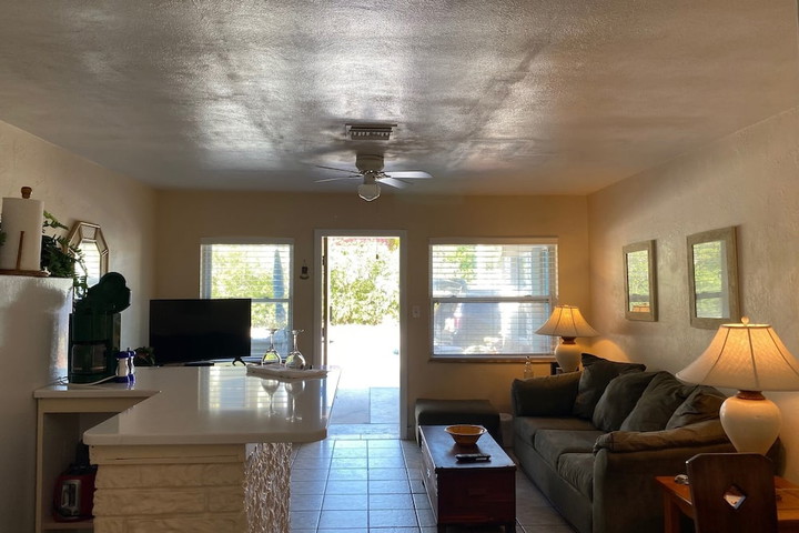 Beachfront Condo, Simply Amazing; Free Wifi Chairs Bbq Pkg - Redington Beach