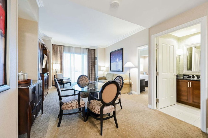 1bd/2ba Balcony No Resort Fee Free Parking E12v3 - Henderson, NV