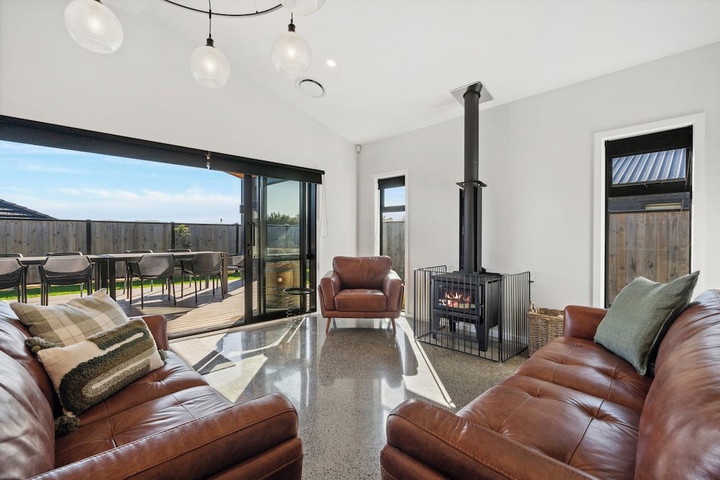 Regent Sanctuary - Martinborough Holiday Home - Martinborough