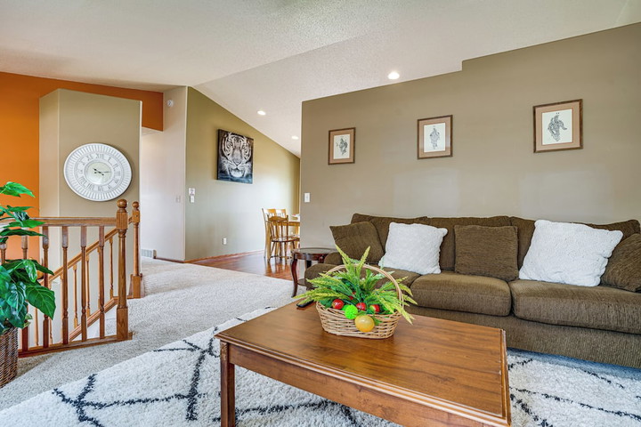 Deck & Yard! Moorhead Getaway Near Downtown Fargo - Fargo, ND