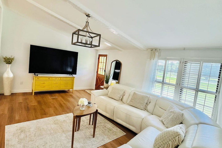 Enjoyable Kissimmee Lake Nona Farmhouse For Relaxation - St. Cloud