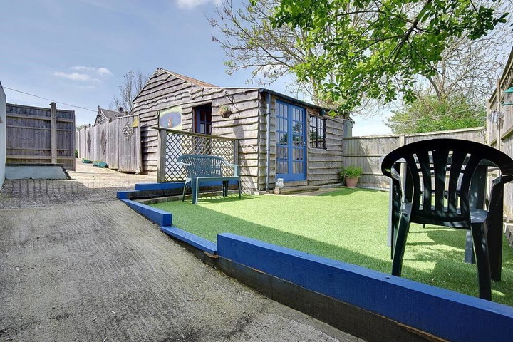 "The Ferns" One Bedroom Country Lodge - Wiltshire