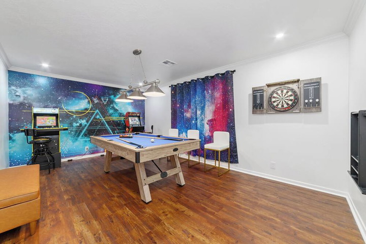 Katy Oasis With Huge Patio, Pool & Game Room - Katy, TX