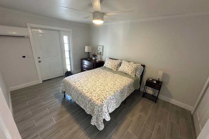 Charming Couples Beach Getaway! - Clearwater, FL