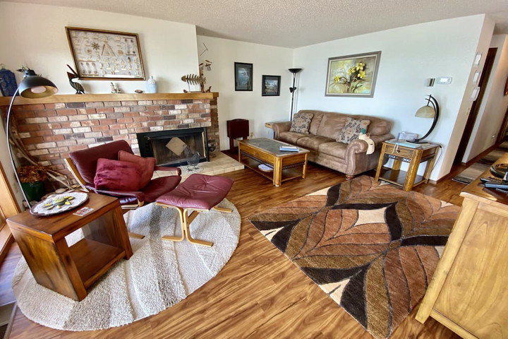 Come Escape Reality And Enjoy Ocean Air And Views - Brookings, OR
