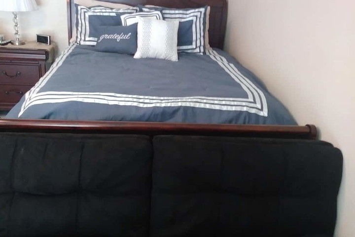 Master Br Private Full Bath,private Entrance, Exlusive Use Of Pool, Safe, Quiet! - Tampa, FL