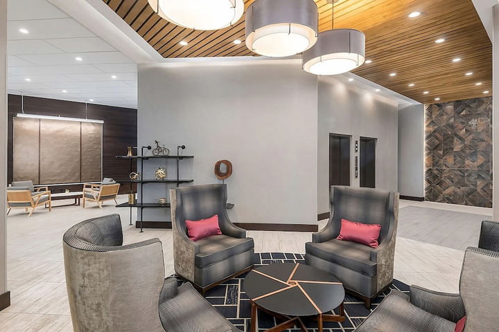 Relaxing 2 Queen Bed Stay Near Peace Center! Onsite Gym And Pool Access! - Piedmont, SC