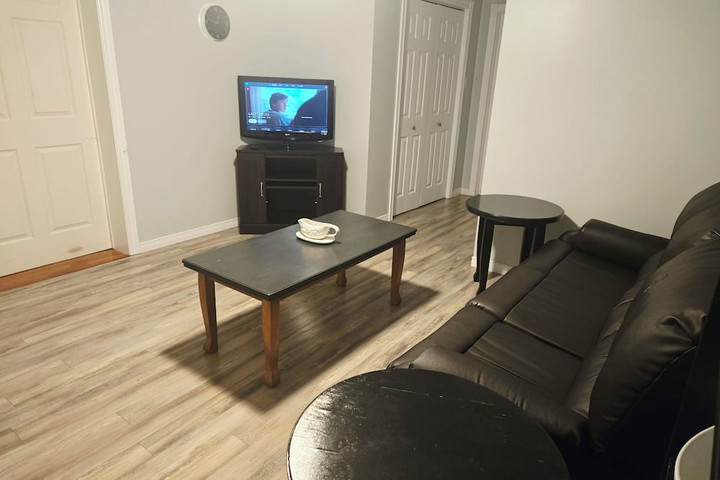 Bright & Cozy One Bedroom Getaway - Grand Falls-Windsor