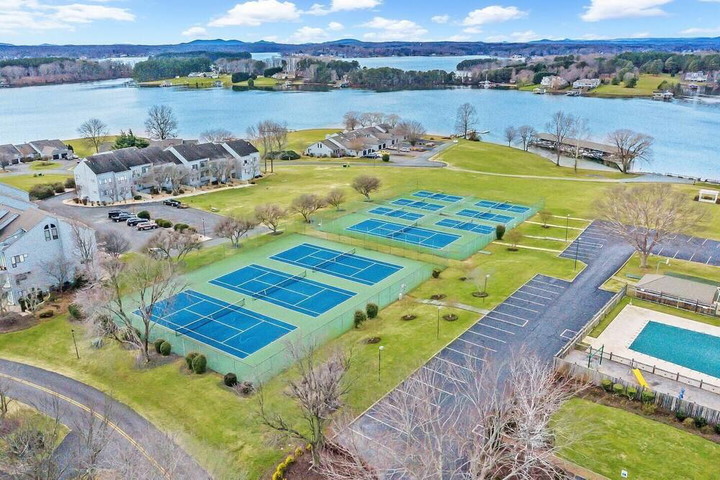 Cayuga Lake | Dock | Sleeps 10 | Near Wineries - 카유가 호