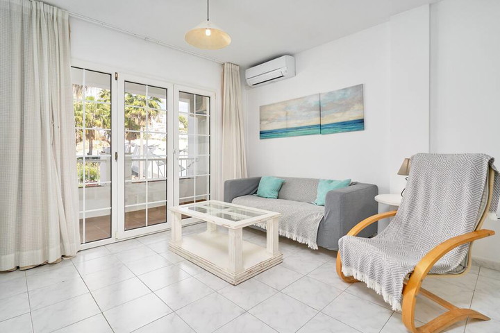 Apartamento En Hotel 'N8' Con Piscina Compartida, Wi-fi Y Aire Acondicionado - Nerja