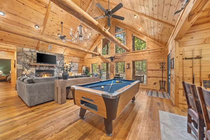 Near Beavers Bend | Pool, Hot Tub, Teepee & Arcade - Broken Bow, OK