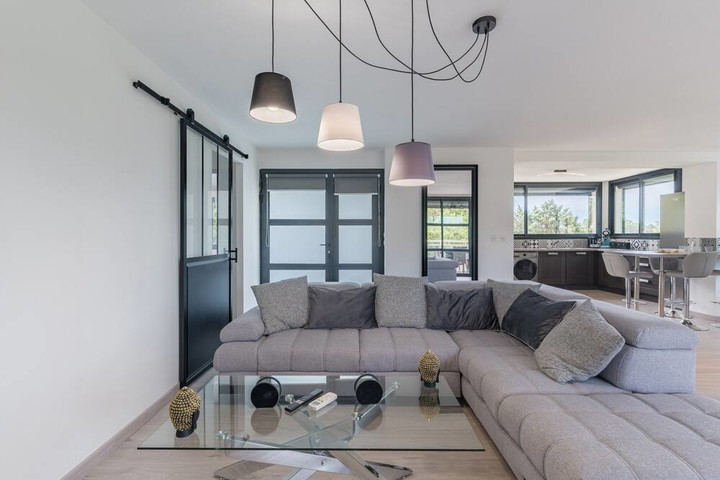 Haut De Villa Vue Sainte Victoire Avec Vue Montagne, Terrasse Partagée Et Wi-fi - Trets