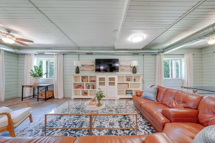 Peaceful Warrenville Home: 1 Mi To Herrick Lake! - Naperville, IL